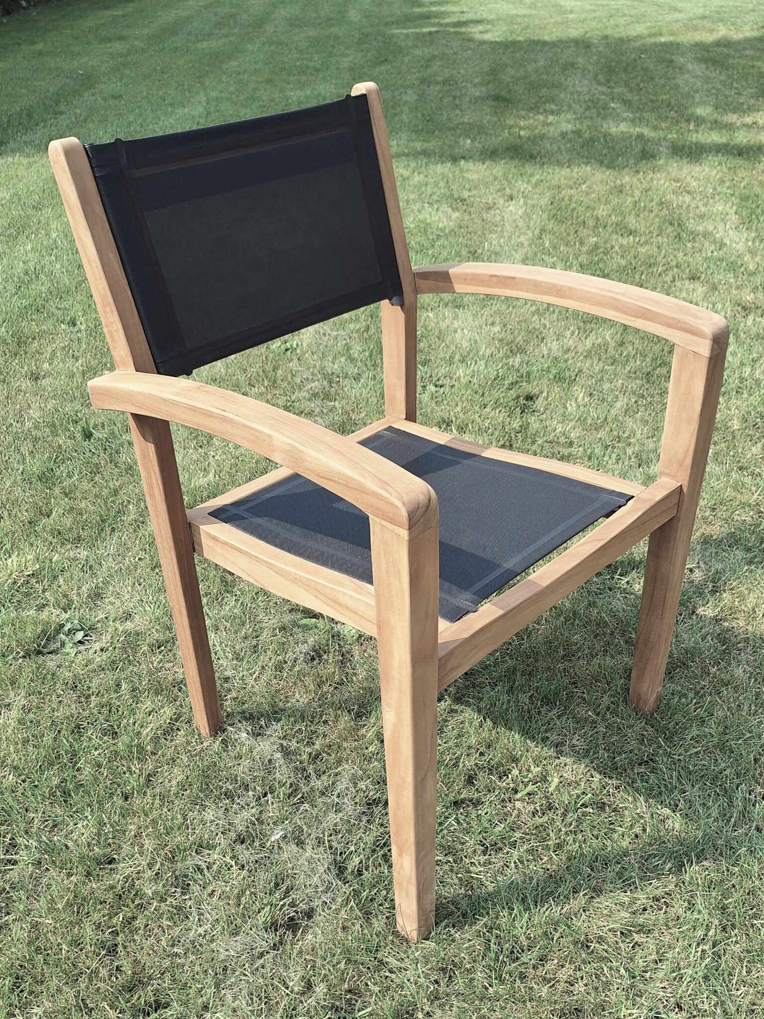 Serini Teak Textilene Stapelstoel zwart - Teak.nl